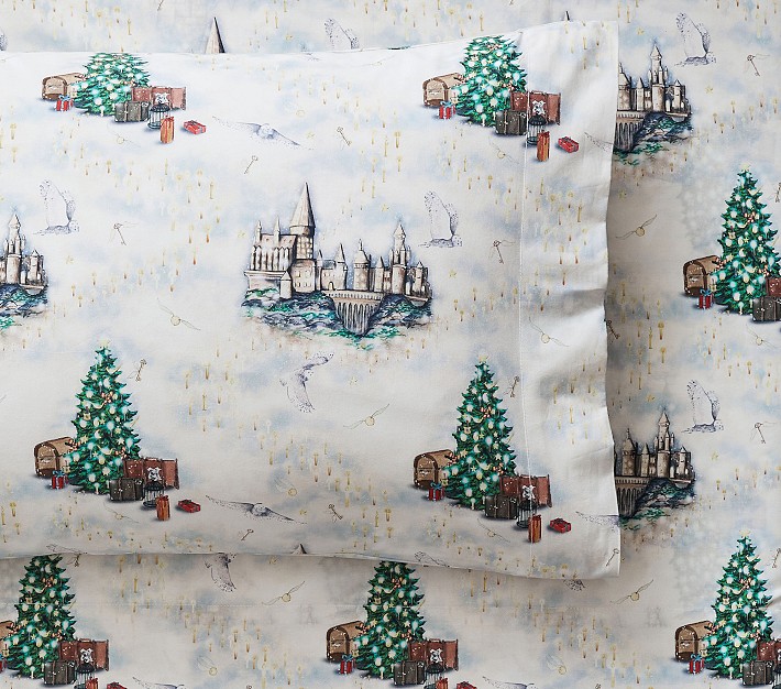 Harry Potter™ Hogwarts™ Christmas Percale Sheet Set | Pottery Barn Kids