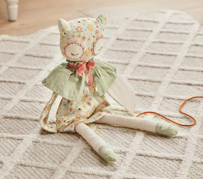 Julia Berolzheimer Scalloped Border Rug | Pottery Barn Kids Julia Berolzheimer Scalloped Border Rug | Pottery Barn Kids