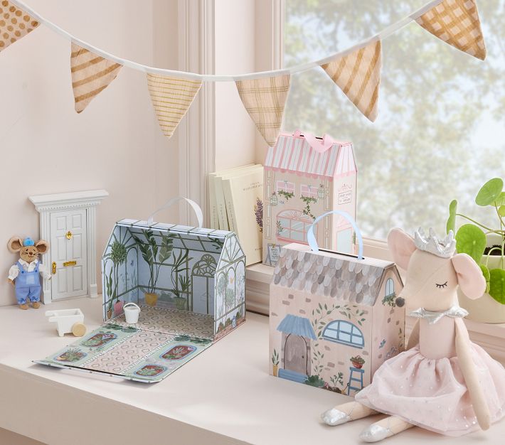 Dollhouse cottage store